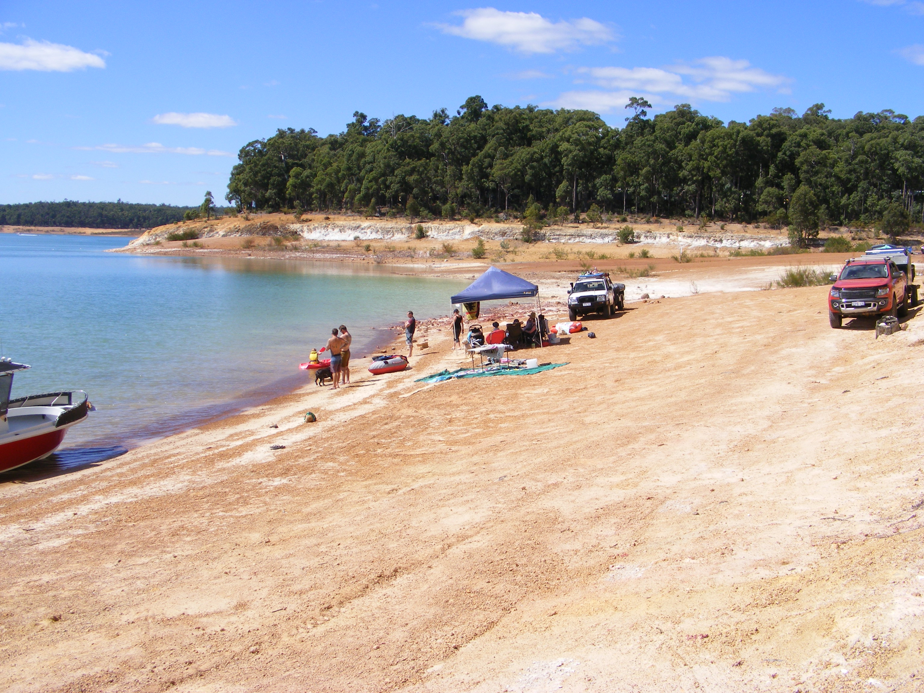 Camping at Lake Brockman Tourist Park – Let Me Be Free